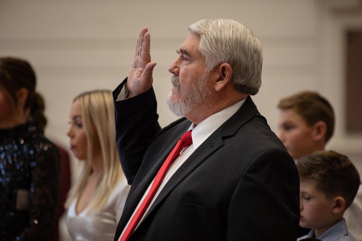 Burns takes oath, begins first senate term | Oklahoma Senate Burns takes oath, begins first senate term | Oklahoma Senate